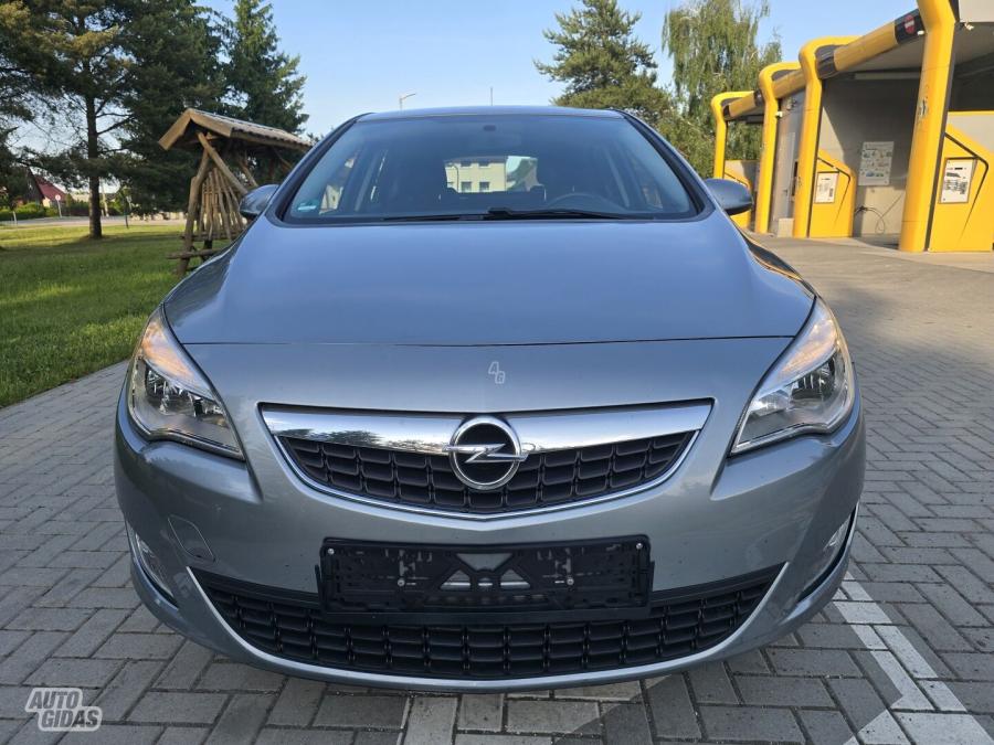 Opel Astra 2012 in Jurbarkas, with an engine capacity of 1.60 L and mileage of 188 thousand km for 3650 €, photo 6 on AUTOMOTO.COM.LV
