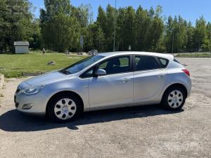 Opel Astra 2012 in Riga, with an engine capacity of 1.40 L and mileage of 145 thousand km for 3600 €, photo 4 on AUTOMOTO.COM.LV