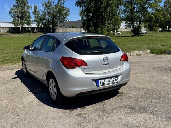 Opel Astra 2012 in Riga, with an engine capacity of 1.40 L and mileage of 145 thousand km for 3600 €, photo 4 on AUTOMOTO.COM.LV