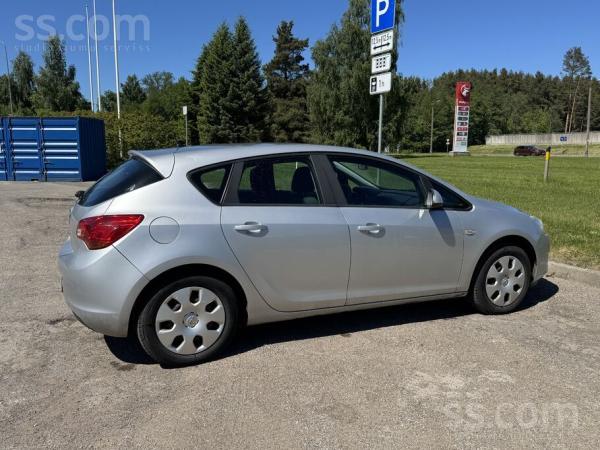 Opel Astra 2012 in Riga, with an engine capacity of 1.40 L and mileage of 145 thousand km for 3600 €, photo 6 on AUTOMOTO.COM.LV