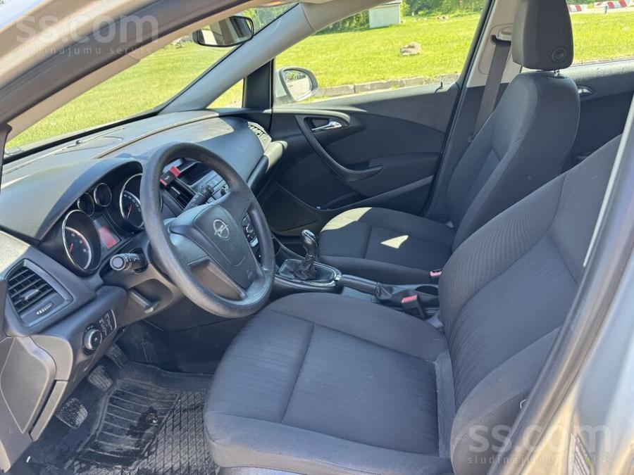 Opel Astra 2012 in Riga, with an engine capacity of 1.40 L and mileage of 145 thousand km for 3600 €, photo 10 on AUTOMOTO.COM.LV