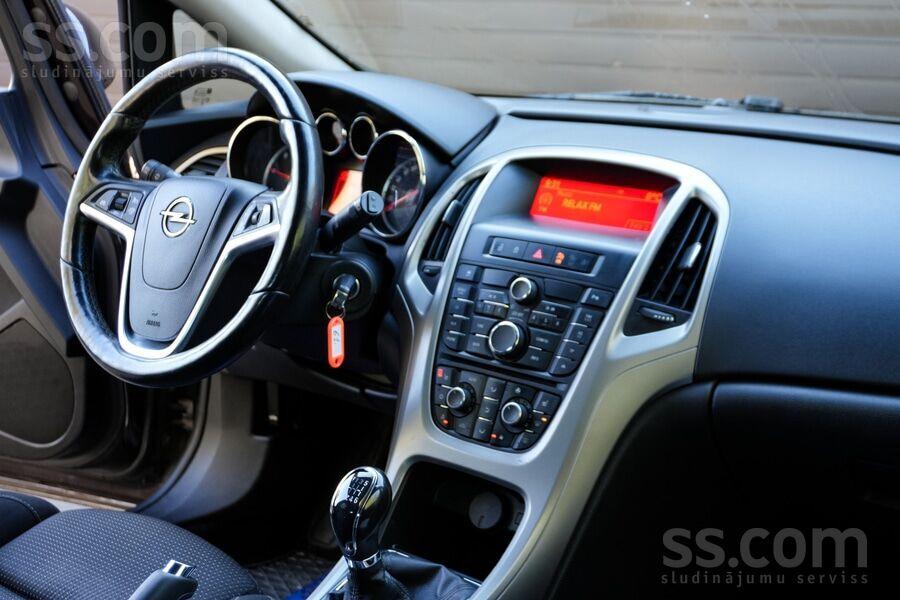 Opel Astra 2012 in Riga, with an engine capacity of 1.70 L and mileage of 149 thousand km for 4490 €, photo 6 on AUTOMOTO.COM.LV