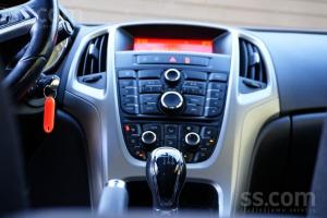 Opel Astra 2012 in Riga, with an engine capacity of 1.70 L and mileage of 149 thousand km for 4490 €, photo 9 on AUTOMOTO.COM.LV