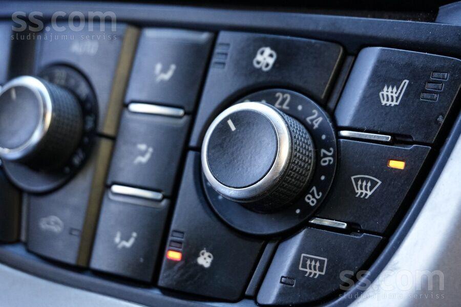 Opel Astra 2012 in Riga, with an engine capacity of 1.70 L and mileage of 149 thousand km for 4490 €, photo 12 on AUTOMOTO.COM.LV