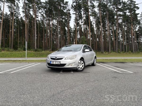Opel Astra 2012 in Riga, with an engine capacity of 1.70 L and mileage of 180 thousand km for 4100 €, photo 2 on AUTOMOTO.COM.LV