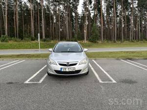 Opel Astra 2012 in Riga, with an engine capacity of 1.70 L and mileage of 180 thousand km for 4100 €, photo 4 on AUTOMOTO.COM.LV