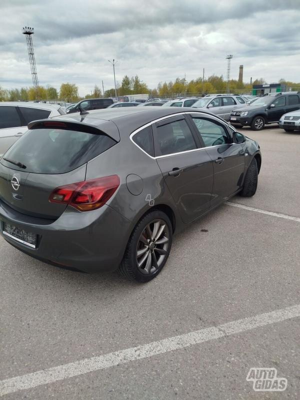 Opel Astra 2012 Marijampole, ar dzinēja tilpumu 1.60 L un nobraukumu 235 tūkst. km par 3150 €, foto 3 vietnē AUTOMOTO.COM.LV