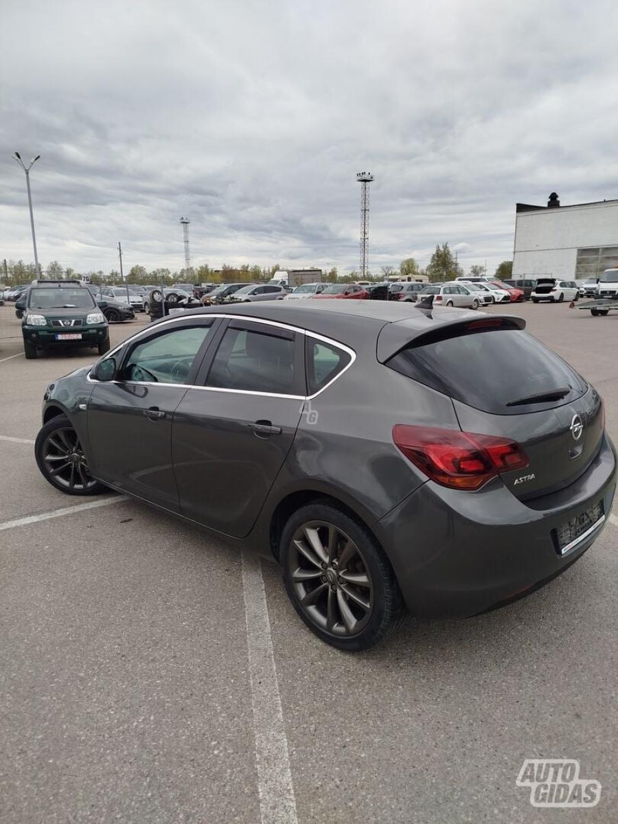 Opel Astra 2012 Marijampole, ar dzinēja tilpumu 1.60 L un nobraukumu 235 tūkst. km par 3150 €, foto 5 vietnē AUTOMOTO.COM.LV