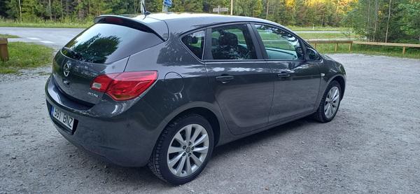Opel Astra 2012 in Tallinn, with an engine capacity of 1.40 L and mileage of 159 thousand km for 4000 €, photo 4 on AUTOMOTO.COM.LV