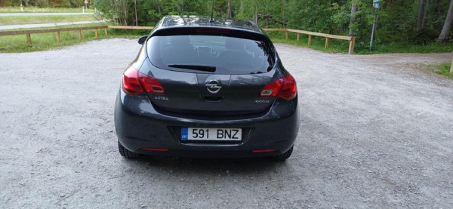 Opel Astra 2012 Tallina, ar dzinēja tilpumu 1.40 L un nobraukumu 159 tūkst. km par 4000 €, foto 8 vietnē AUTOMOTO.COM.LV