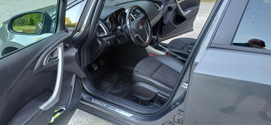 Opel Astra 2012 Tallina, ar dzinēja tilpumu 1.40 L un nobraukumu 159 tūkst. km par 4000 €, foto 24 vietnē AUTOMOTO.COM.LV
