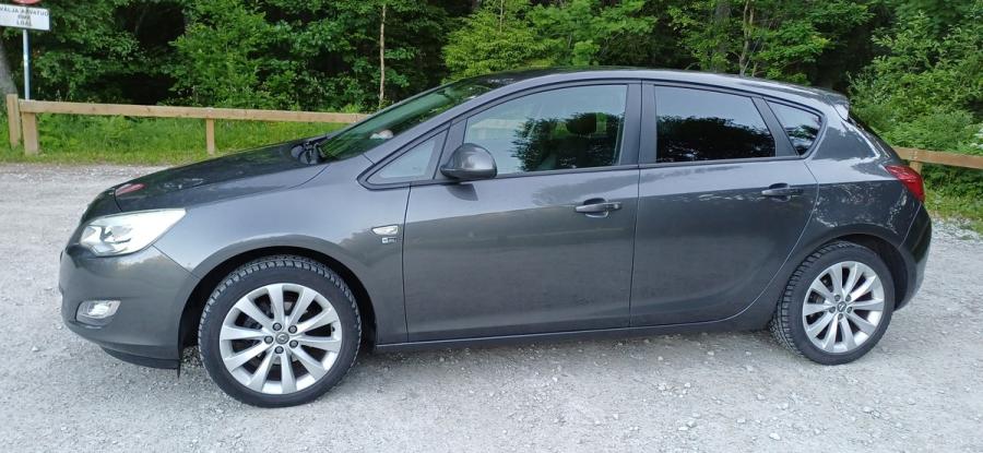Opel Astra 2012 Tallina, ar dzinēja tilpumu 1.40 L un nobraukumu 159 tūkst. km par 4000 €, foto 26 vietnē AUTOMOTO.COM.LV