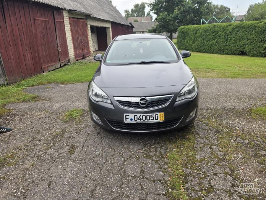 Opel Astra 2012 Viļņa, ar dzinēja tilpumu 1.20 L un nobraukumu 185 tūkst. km par 2600 €, foto 1 vietnē AUTOMOTO.COM.LV