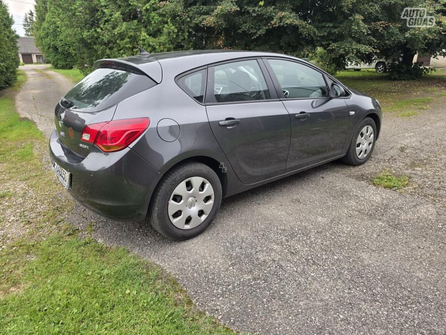 Opel Astra 2012 Viļņa, ar dzinēja tilpumu 1.20 L un nobraukumu 185 tūkst. km par 2600 €, foto 5 vietnē AUTOMOTO.COM.LV