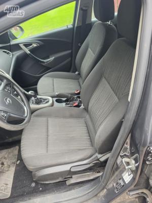 Opel Astra 2012 in Vilnius, with an engine capacity of 1.20 L and mileage of 185 thousand km for 2600 €, photo 15 on AUTOMOTO.COM.LV