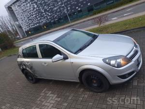 Opel Astra 2013 in Jelgava, with an engine capacity of 1.60 L and mileage of 377 thousand km for 1950 €, photo 3 on AUTOMOTO.COM.LV