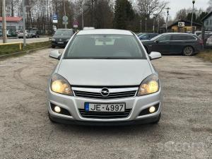 Opel Astra 2013 in Riga, with an engine capacity of 1.70 L and mileage of 255 thousand km for 1850 €, photo 2 on AUTOMOTO.COM.LV