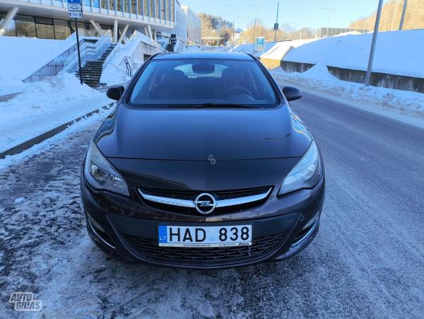Opel Astra 2013 in Vilnius, with an engine capacity of 1.40 L and mileage of 196 thousand km for 3450 €, photo 2 on AUTOMOTO.COM.LV