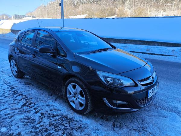 Opel Astra 2013 in Vilnius, with an engine capacity of 1.40 L and mileage of 196 thousand km for 3450 €, photo 3 on AUTOMOTO.COM.LV