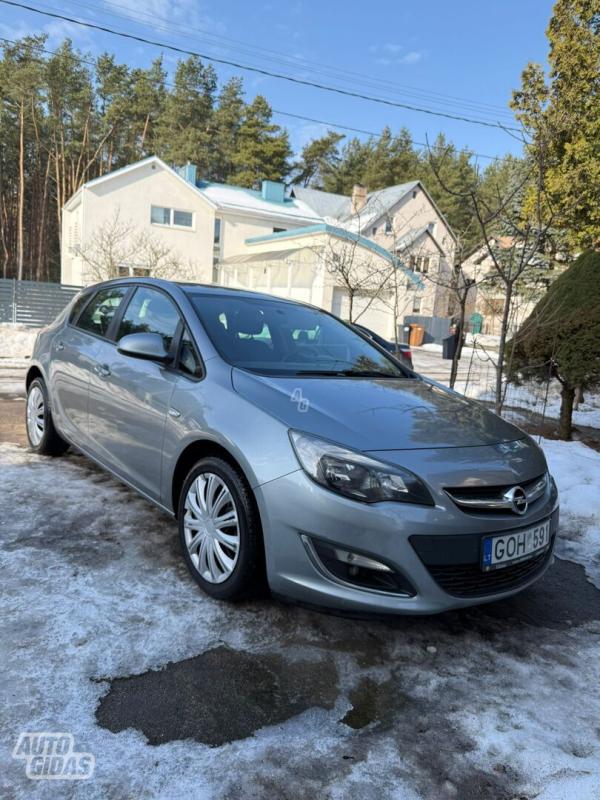 Opel Astra 2013 in Vilnius, with an engine capacity of 1.40 L and mileage of 207 thousand km for 3000 €, photo 1 on AUTOMOTO.COM.LV