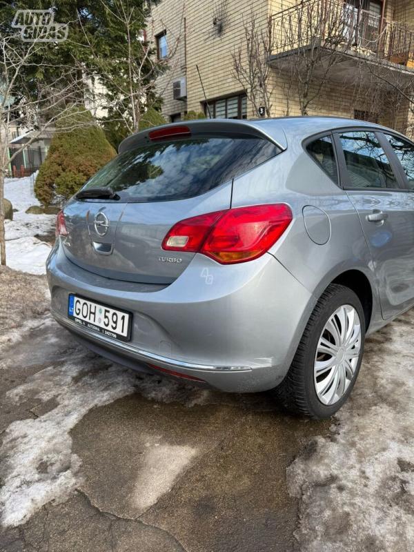 Opel Astra 2013 in Vilnius, with an engine capacity of 1.40 L and mileage of 207 thousand km for 3000 €, photo 3 on AUTOMOTO.COM.LV