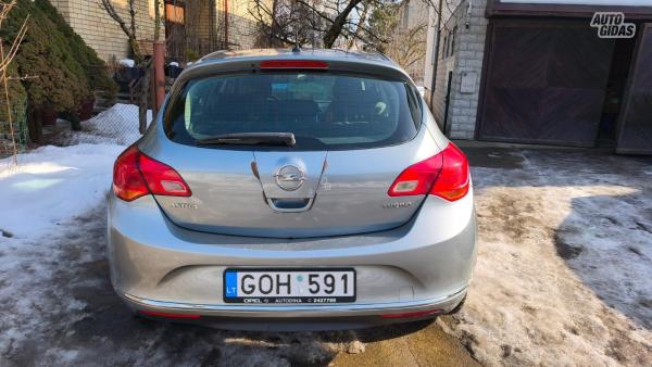 Opel Astra 2013 in Vilnius, with an engine capacity of 1.40 L and mileage of 207 thousand km for 3000 €, photo 5 on AUTOMOTO.COM.LV