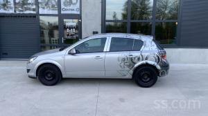Opel Astra 2013 in Jelgava, with an engine capacity of 1.60 L and mileage of 377 thousand km for 1800 €, photo 3 on AUTOMOTO.COM.LV