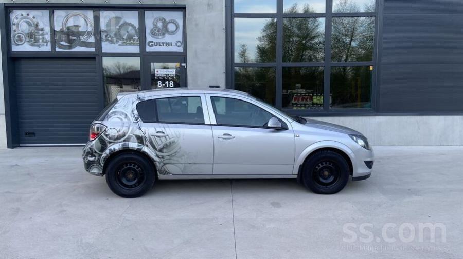 Opel Astra 2013 in Jelgava, with an engine capacity of 1.60 L and mileage of 377 thousand km for 1800 €, photo 4 on AUTOMOTO.COM.LV