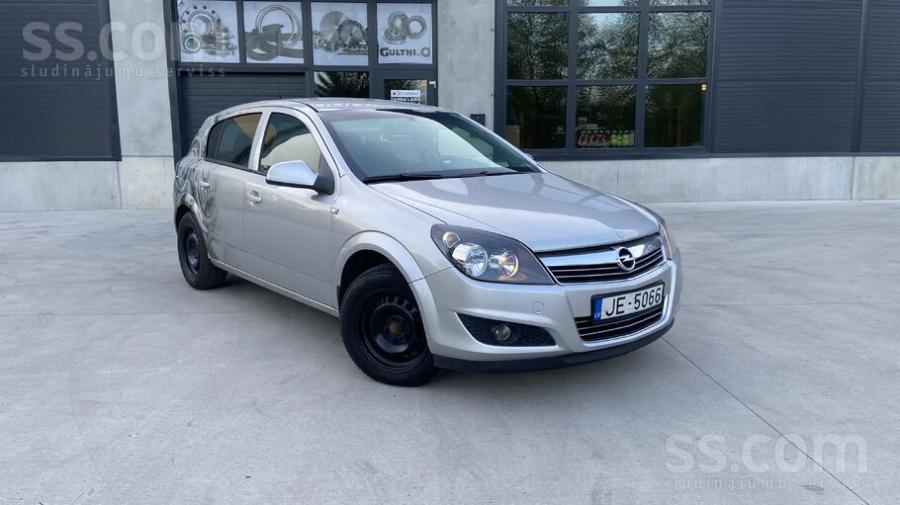 Opel Astra 2013 in Jelgava, with an engine capacity of 1.60 L and mileage of 377 thousand km for 1800 €, photo 5 on AUTOMOTO.COM.LV