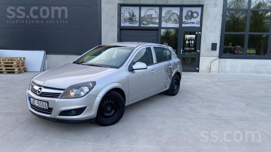 Opel Astra 2013 in Jelgava, with an engine capacity of 1.60 L and mileage of 377 thousand km for 1800 €, photo 6 on AUTOMOTO.COM.LV