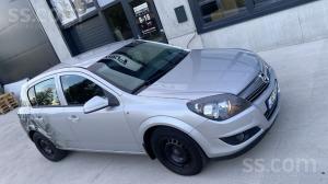 Opel Astra 2013 in Jelgava, with an engine capacity of 1.60 L and mileage of 377 thousand km for 1800 €, photo 8 on AUTOMOTO.COM.LV