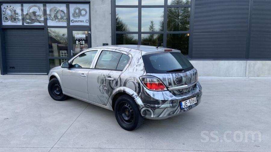 Opel Astra 2013 in Jelgava, with an engine capacity of 1.60 L and mileage of 377 thousand km for 1800 €, photo 12 on AUTOMOTO.COM.LV