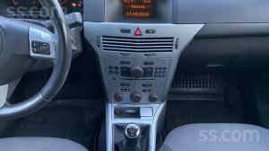 Opel Astra 2013 in Jelgava, with an engine capacity of 1.60 L and mileage of 377 thousand km for 1800 €, photo 16 on AUTOMOTO.COM.LV