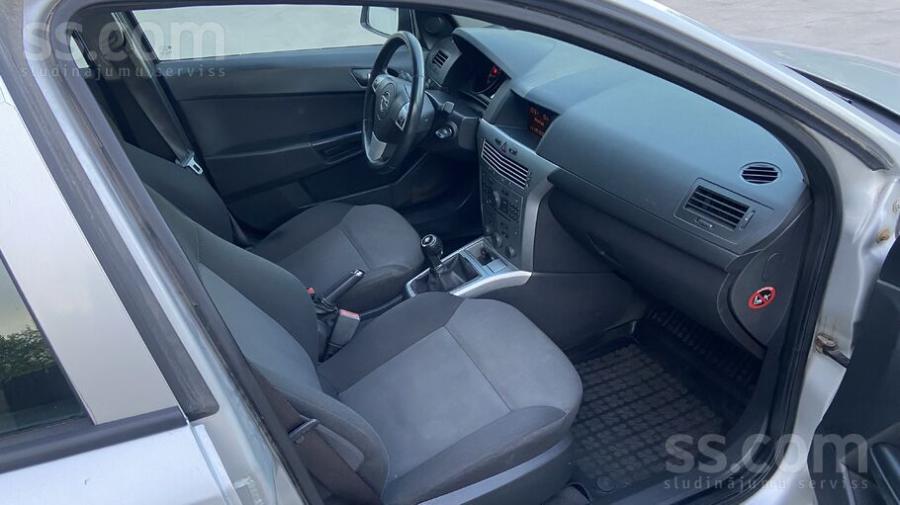 Opel Astra 2013 in Jelgava, with an engine capacity of 1.60 L and mileage of 377 thousand km for 1800 €, photo 18 on AUTOMOTO.COM.LV