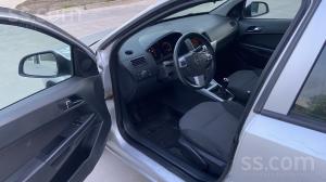 Opel Astra 2013 in Jelgava, with an engine capacity of 1.60 L and mileage of 377 thousand km for 1800 €, photo 20 on AUTOMOTO.COM.LV
