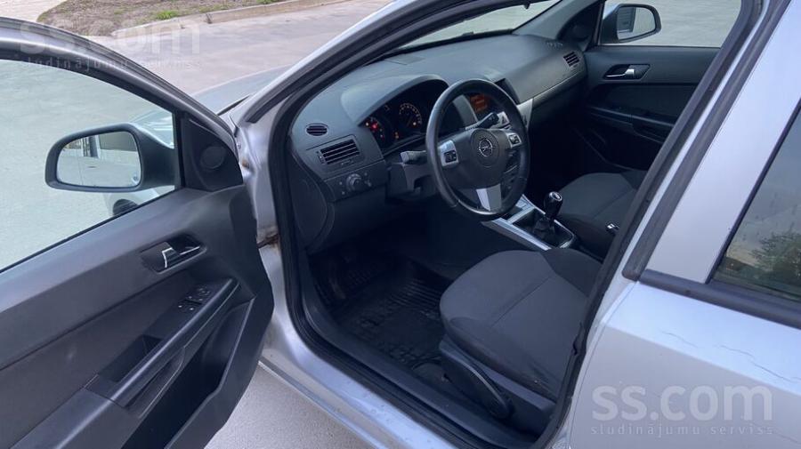 Opel Astra 2013 in Jelgava, with an engine capacity of 1.60 L and mileage of 377 thousand km for 1800 €, photo 20 on AUTOMOTO.COM.LV