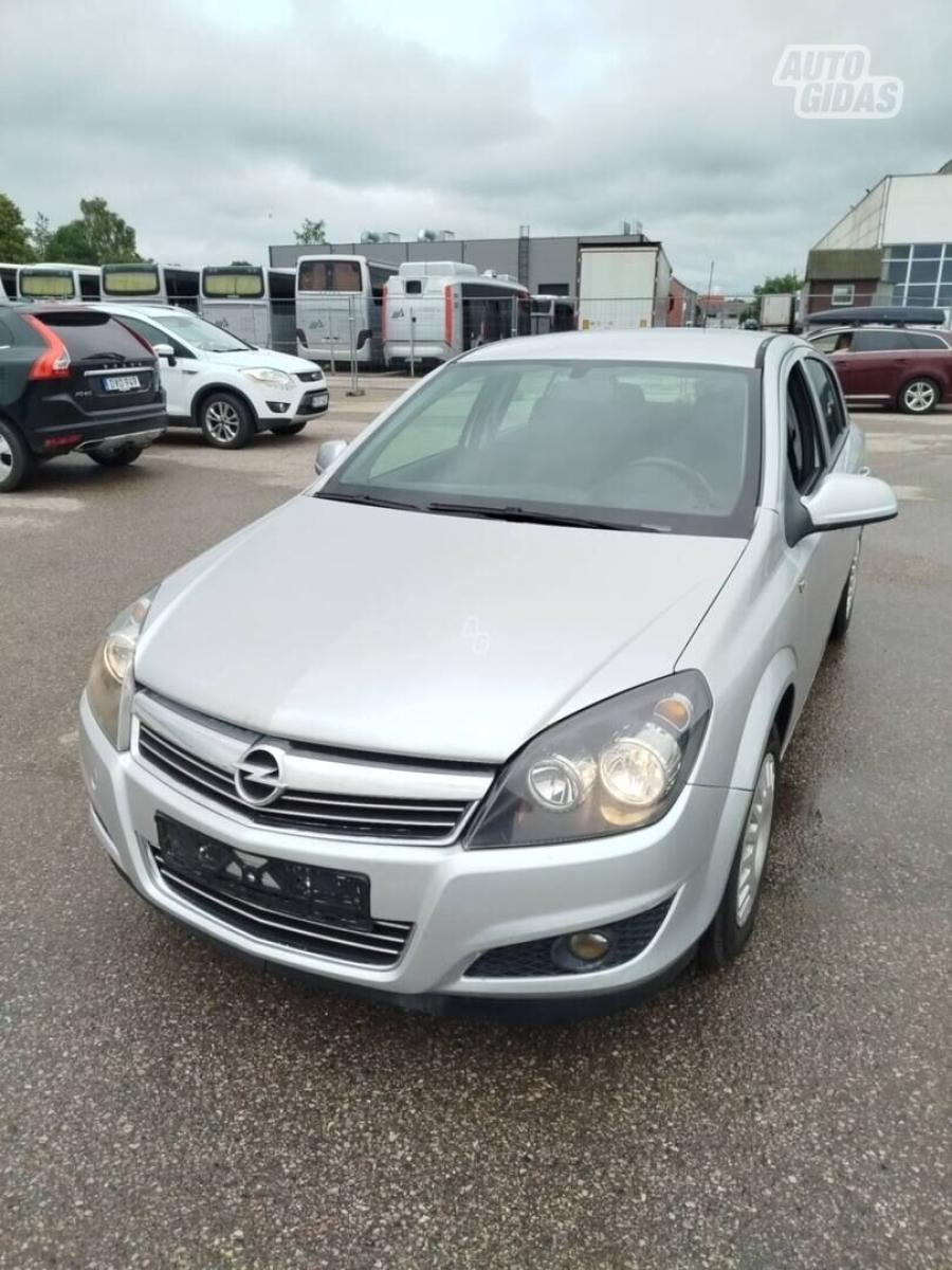 Opel Astra 2013 Marijampole, ar dzinēja tilpumu 1.60 L un nobraukumu 171 tūkst. km par 2150 €, foto 1 vietnē AUTOMOTO.COM.LV