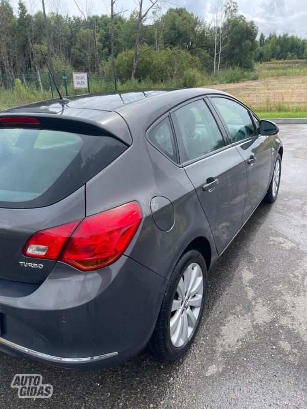 Opel Astra 2013 in Utena, with an engine capacity of 1.40 L and mileage of 143 thousand km for 4200 €, photo 2 on AUTOMOTO.COM.LV