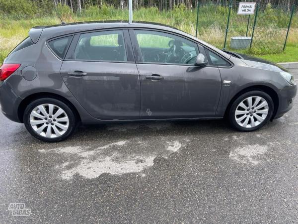 Opel Astra 2013 in Utena, with an engine capacity of 1.40 L and mileage of 143 thousand km for 4200 €, photo 4 on AUTOMOTO.COM.LV