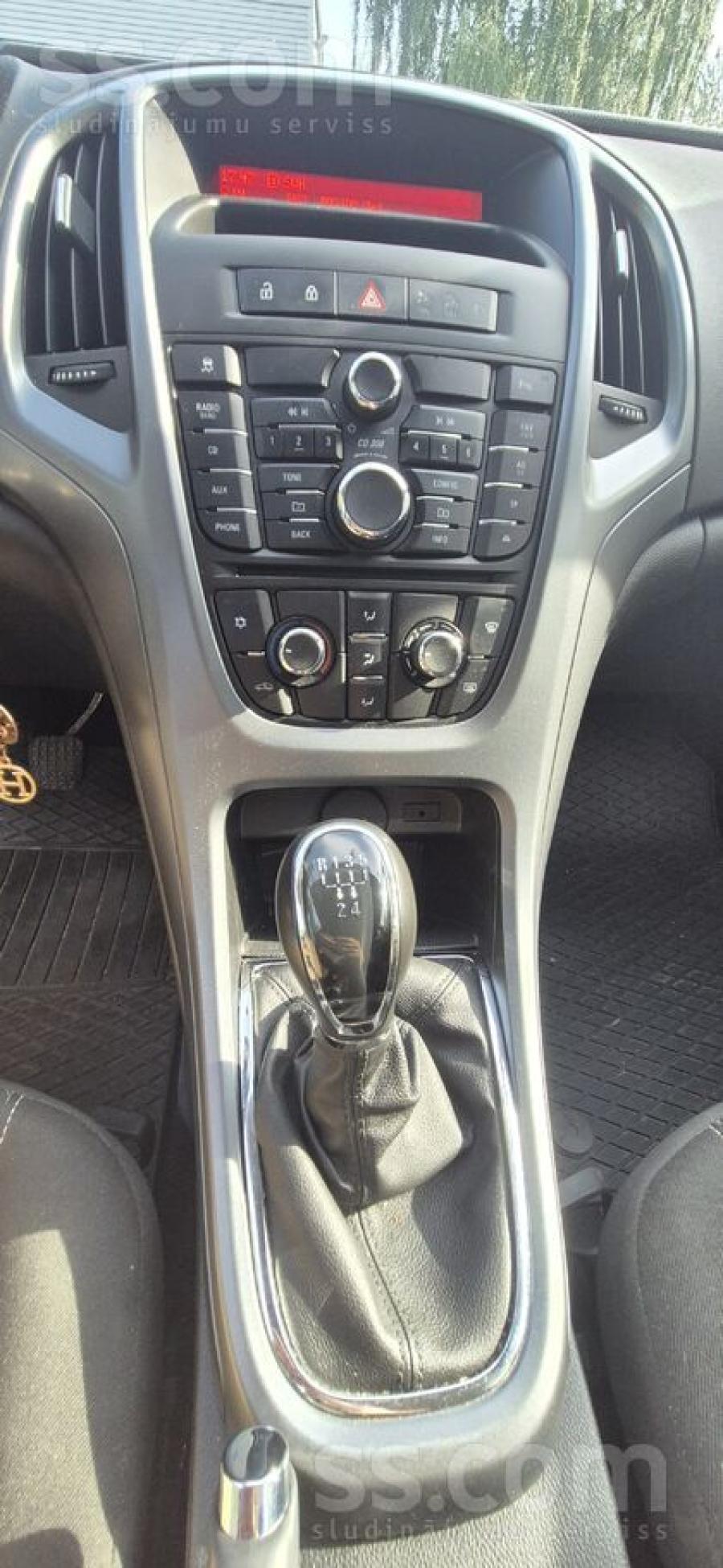 Opel Astra 2013 Rīga, ar dzinēja tilpumu 1.40 L un nobraukumu 139 tūkst. km par 4000 €, foto 5 vietnē AUTOMOTO.COM.LV