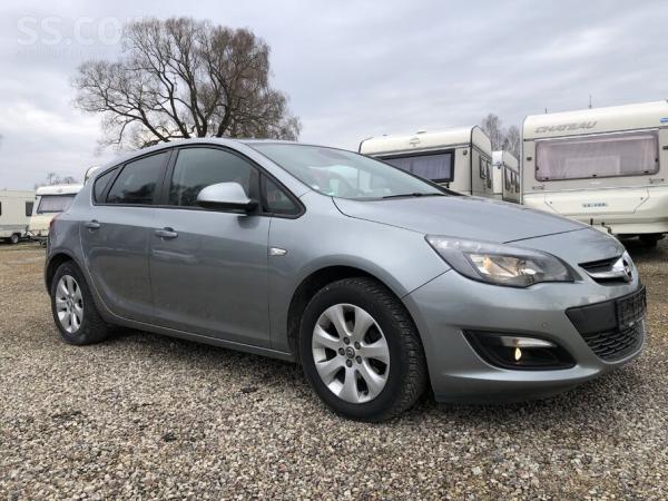 Opel Astra 2015 in Valmiera, with an engine capacity of 1.40 L and mileage of 200 thousand km for 5750 €, photo 2 on AUTOMOTO.COM.LV