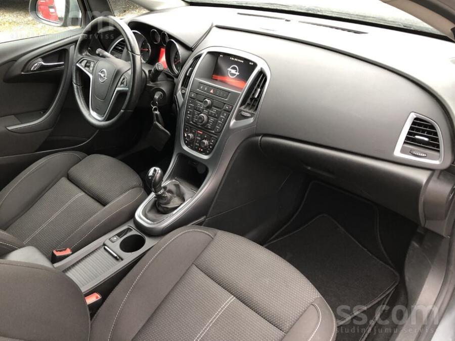 Opel Astra 2015 in Valmiera, with an engine capacity of 1.40 L and mileage of 200 thousand km for 5750 €, photo 5 on AUTOMOTO.COM.LV