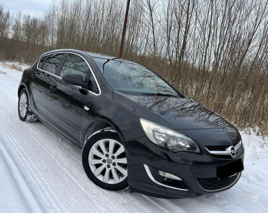 Opel Astra 2015 in Siauliai, with an engine capacity of 1.60 L and mileage of 193 thousand km for 4999 €, photo 2 on AUTOMOTO.COM.LV