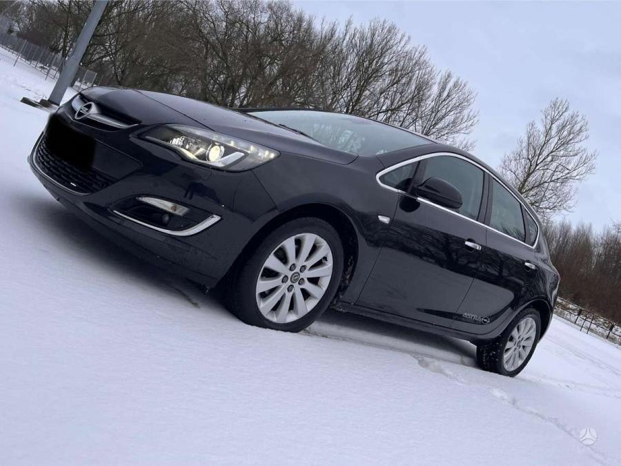Opel Astra 2015 in Vilnius, with an engine capacity of 1.60 L and mileage of 190 thousand km for 3400 €, photo 1 on AUTOMOTO.COM.LV