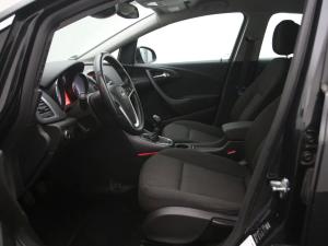 Opel Astra 2015 in Vilnius, with an engine capacity of 1.40 L and mileage of 141 thousand km for 6299 €, photo 4 on AUTOMOTO.COM.LV