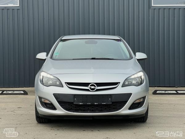 Opel Astra 2015 in Taurage, with an engine capacity of 1.60 L and mileage of 245 thousand km for 4600 €, photo 3 on AUTOMOTO.COM.LV