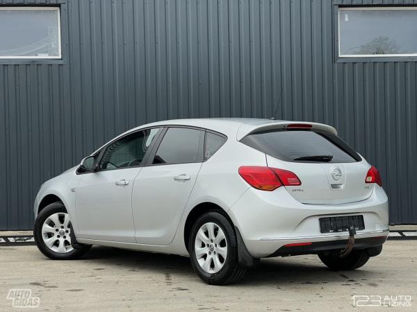 Opel Astra 2015 in Taurage, with an engine capacity of 1.60 L and mileage of 245 thousand km for 4600 €, photo 6 on AUTOMOTO.COM.LV