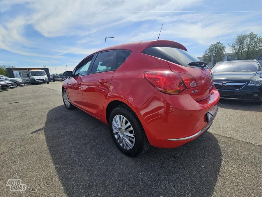 Opel Astra 2015 in Kaunas, with an engine capacity of 2.00 L and mileage of 272 thousand km for 3150 €, photo 23 on AUTOMOTO.COM.LV