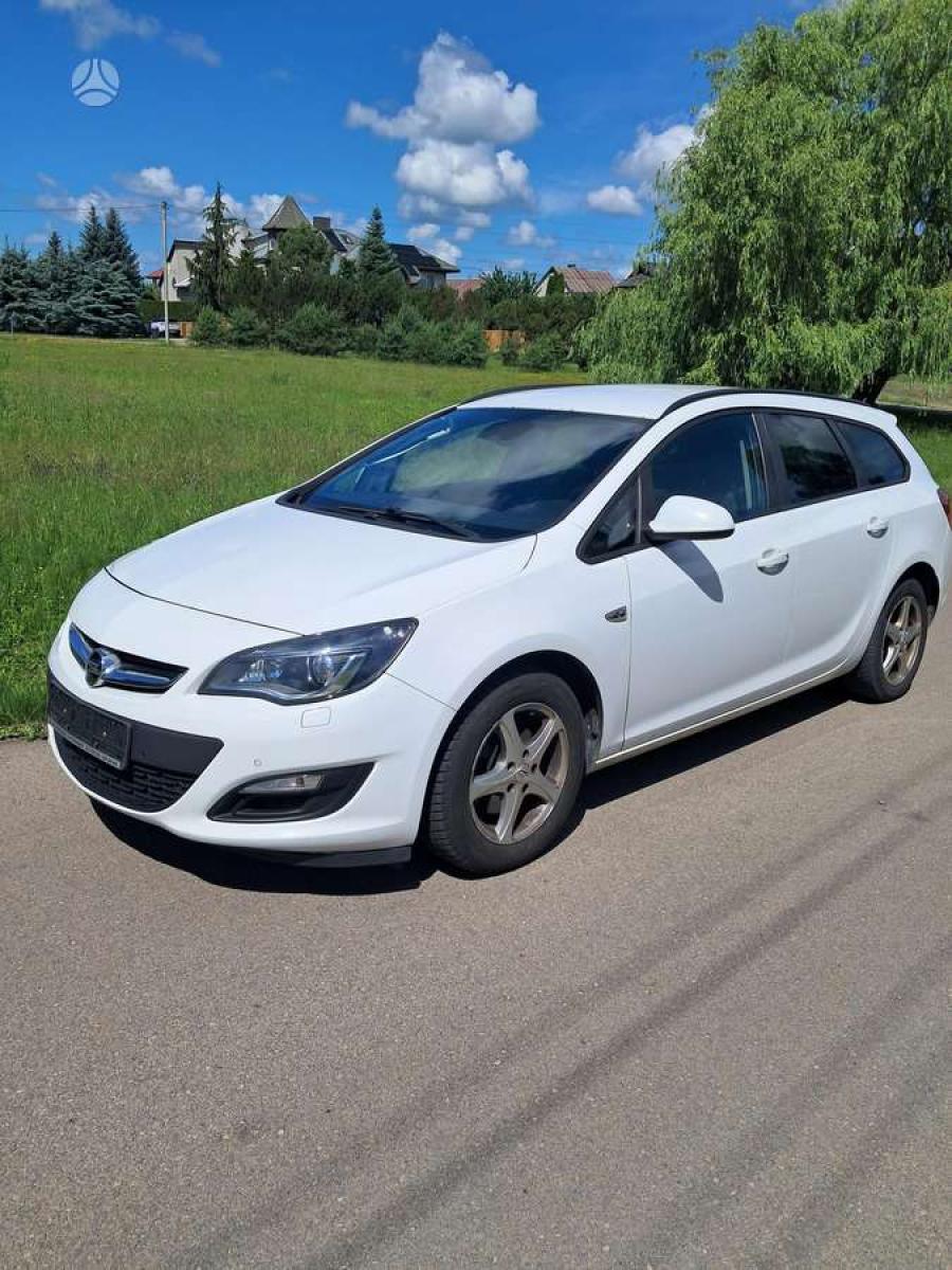 Opel Astra 2015 in Marijampole, with an engine capacity of 1.60 L and mileage of 273 thousand km for 2800 €, photo 1 on AUTOMOTO.COM.LV