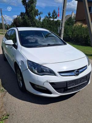 Opel Astra 2015 in Marijampole, with an engine capacity of 1.60 L and mileage of 273 thousand km for 2800 €, photo 3 on AUTOMOTO.COM.LV